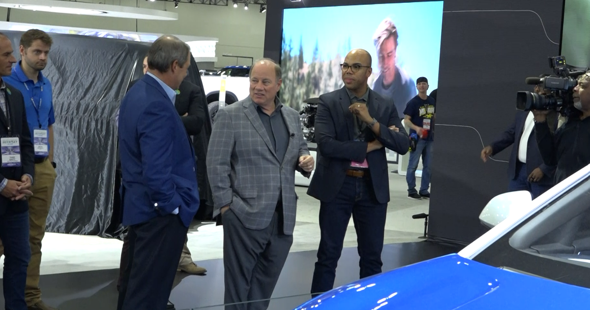 Auto show gears up for return, Detroit mayor gets first look - CBS Detroit