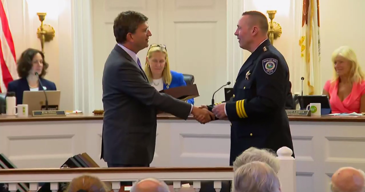 Highland Park first responders honored for heroic effort during parade ...