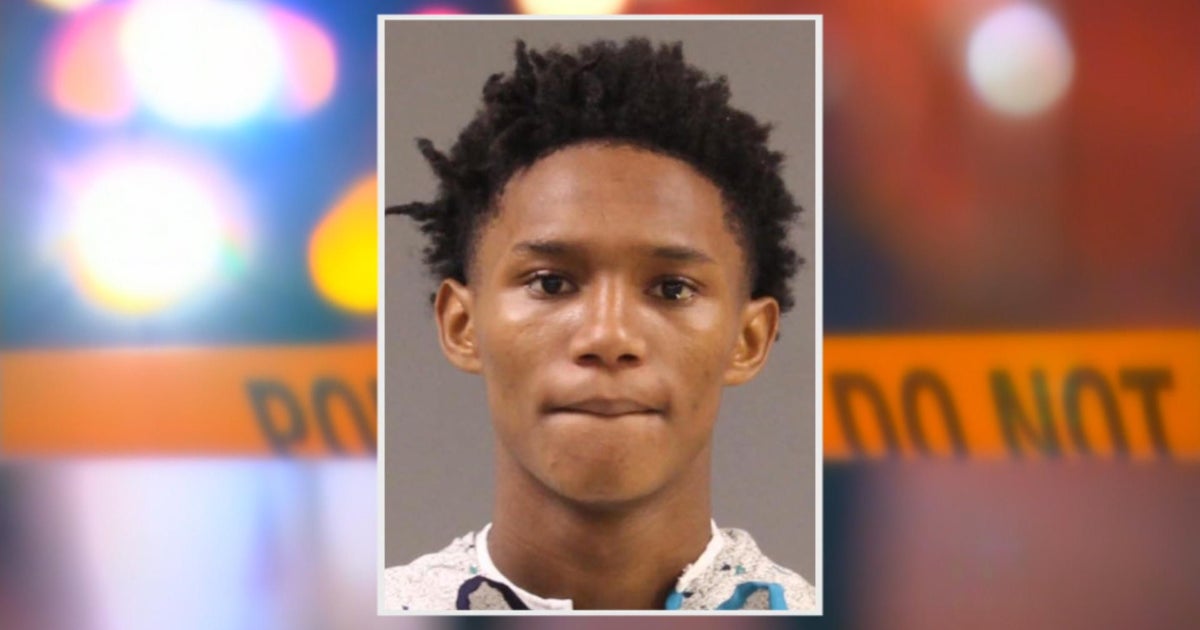 Gunshot inside Fashion District forces mall to close early, police say ...