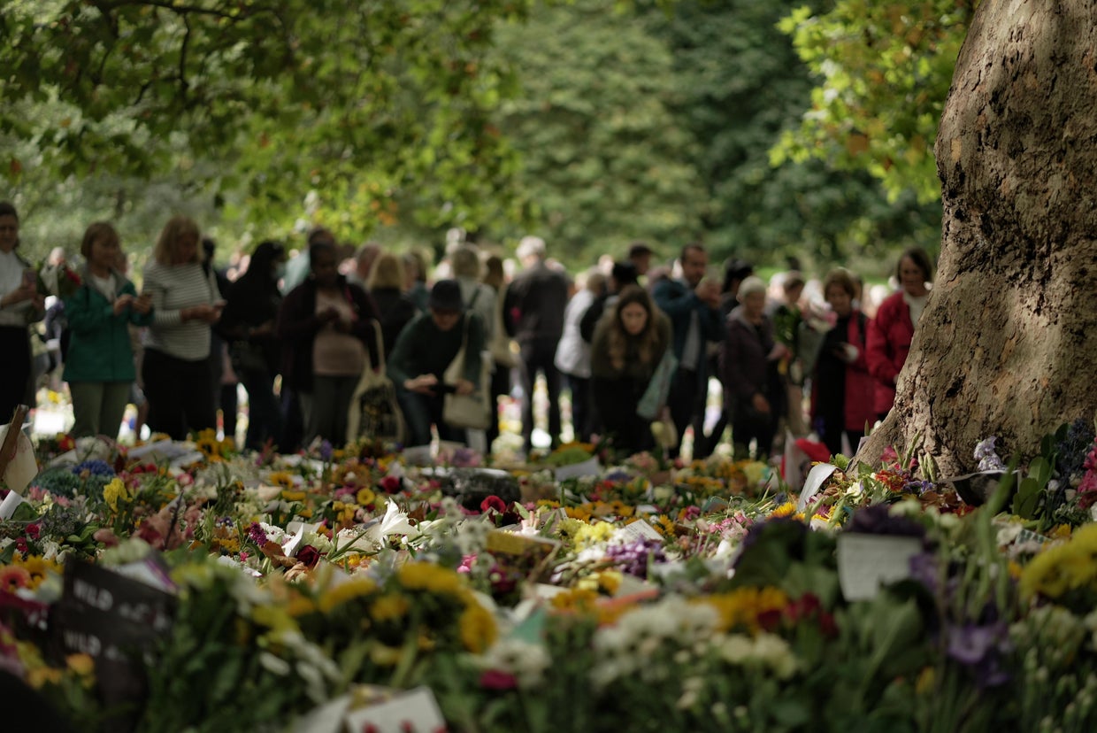 The world pays respects to Queen Elizabeth II
