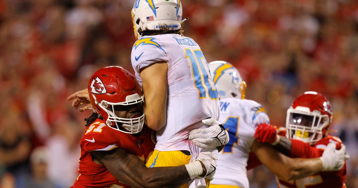 Chiefs rally past Chargers 27-24 in early AFC West showdown - CBS Los ...