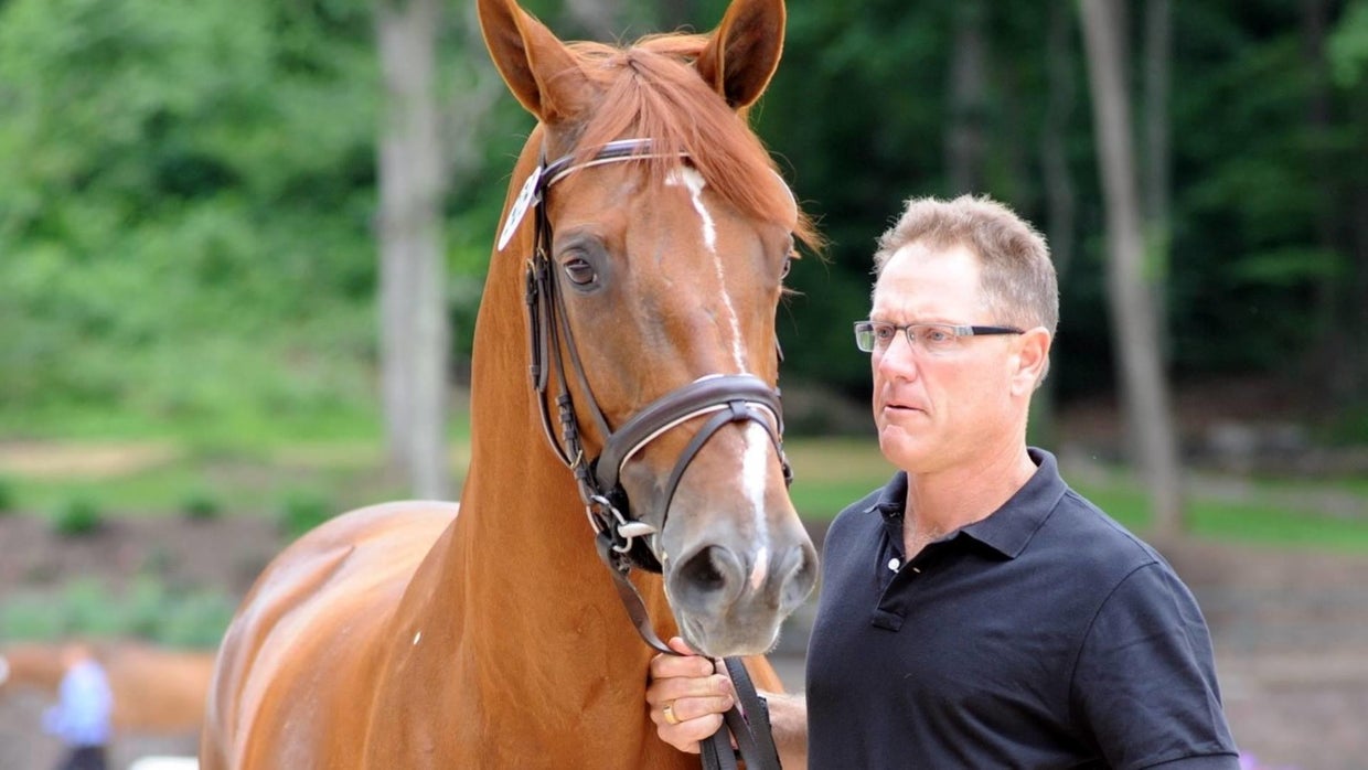 Riding student Lauren Kanarek is shot by her Olympian trainer Michael Barisone. Will he be found ...