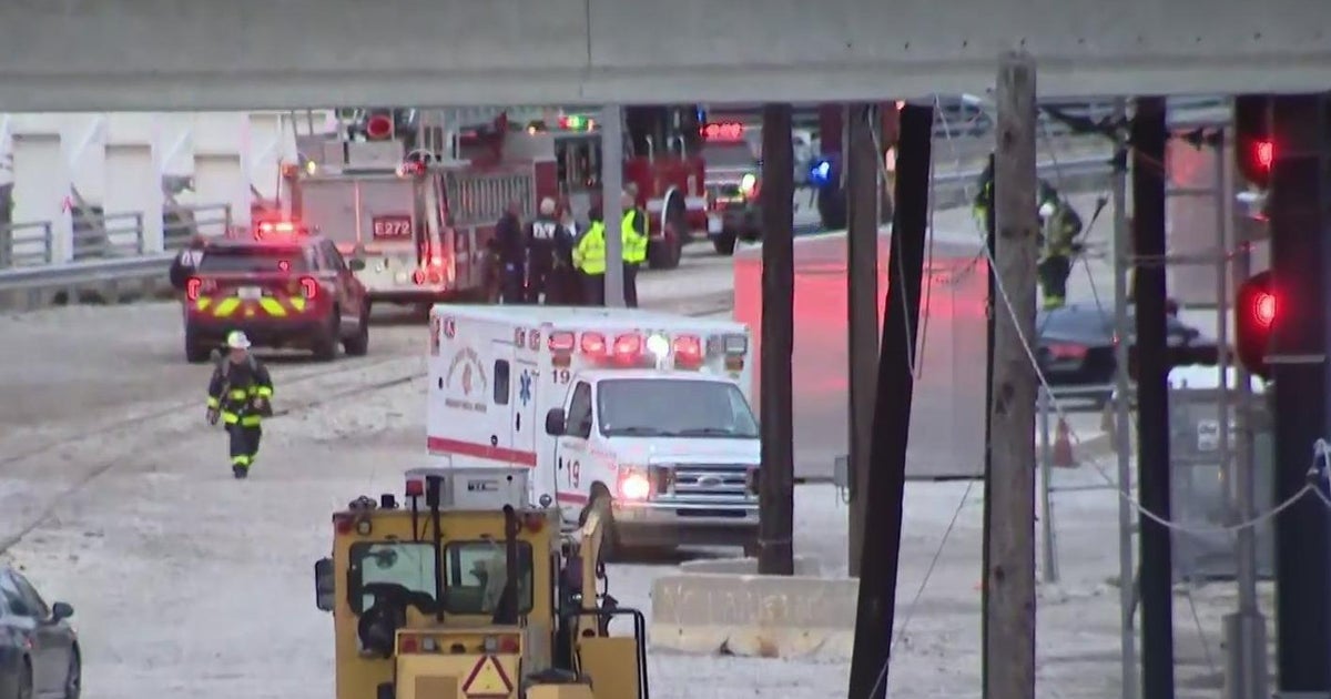 Electrical issue causes Metra train to be evacuated near Grant Park ...