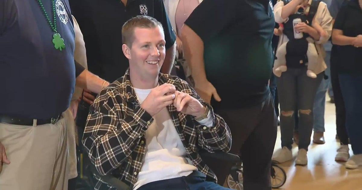 Benefit raises funds for paralyzed Chicago Police Officer Danny Golden ...