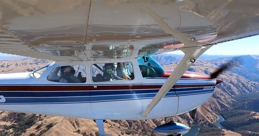 South Bay pilot lifts girls' enthusiasm for flying - CBS San Francisco