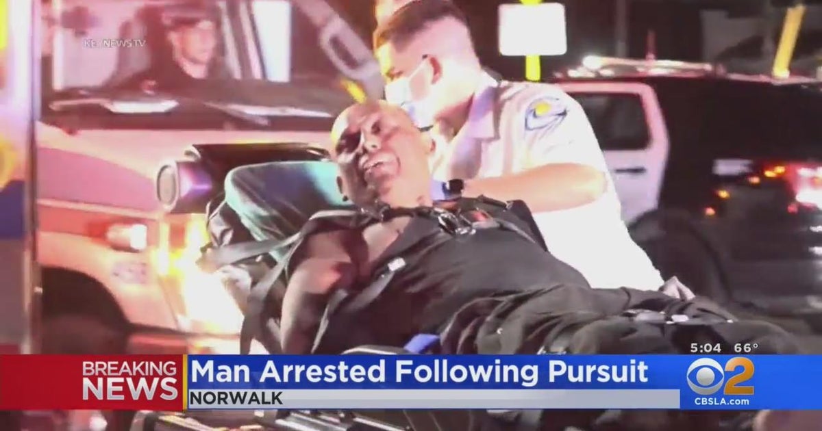 Man Arrested After Short Pursuit Crashes Into Norwalk Home Cbs Los