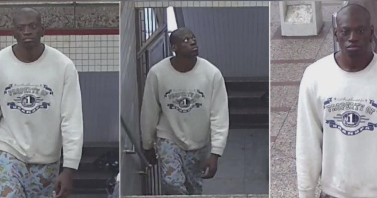 Police release photos of suspect in attempted kidnapping in West Loop ...