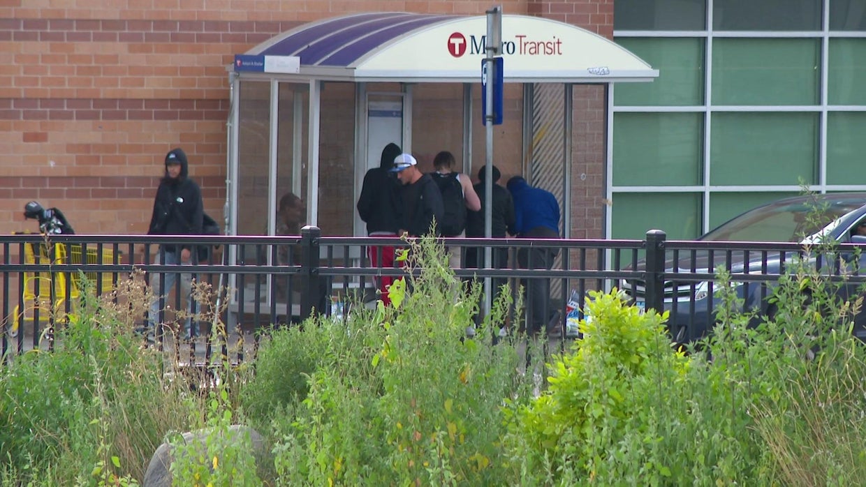 Bus shelter drug use sparking concerns in Minneapolis - CBS Minnesota