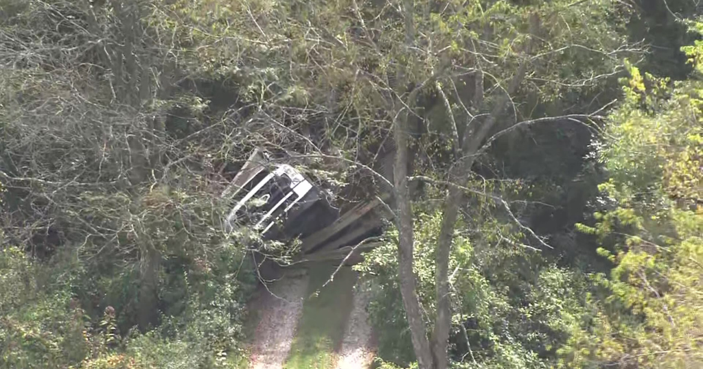 Driveway bridge collapses under truck in Beaver County - CBS Pittsburgh
