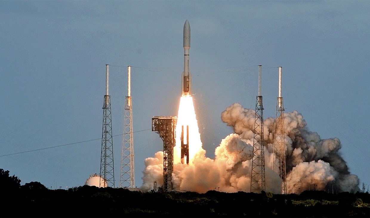 Atlas 5 rocket launches twin SES communications satellites - CBS News