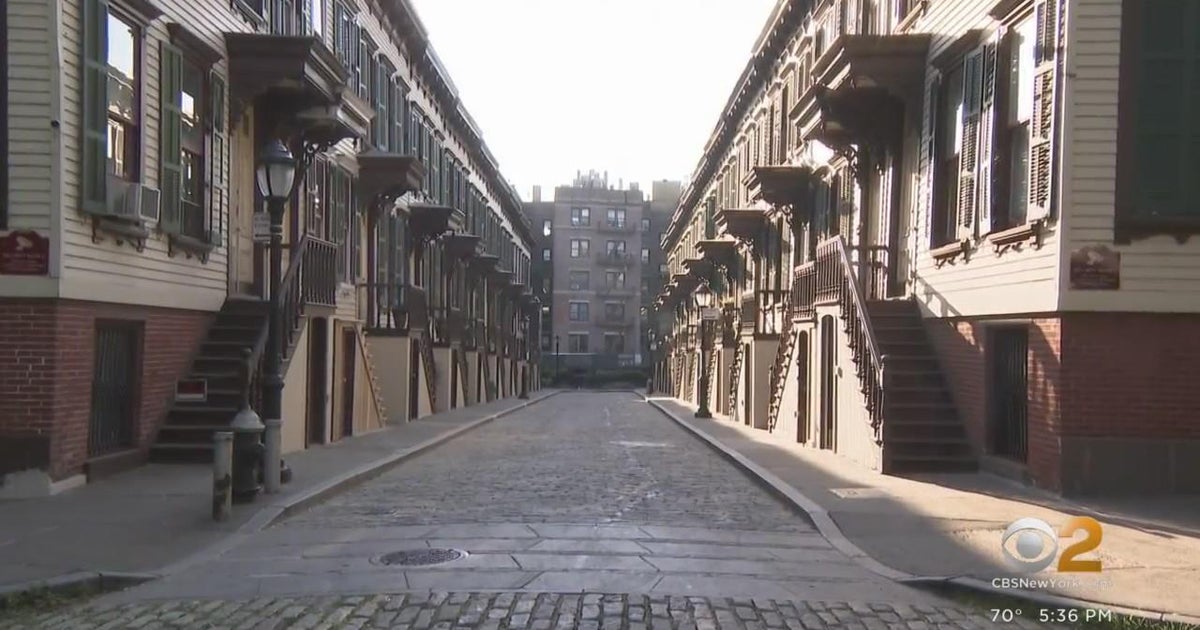 Sylvan Terrace a unique and treasured part of New York City - CBS New York