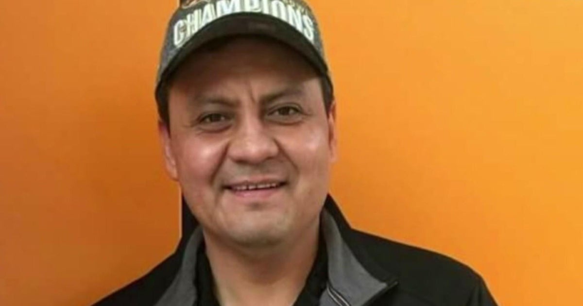 Cold Case: Family of Juan Mendez-Lopez hopes to solve his murder - CBS ...