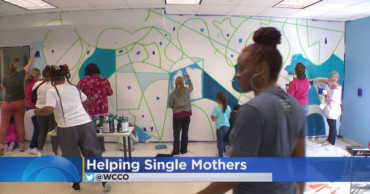 Single moms paint mural at Jeremiah Program building - CBS Minnesota