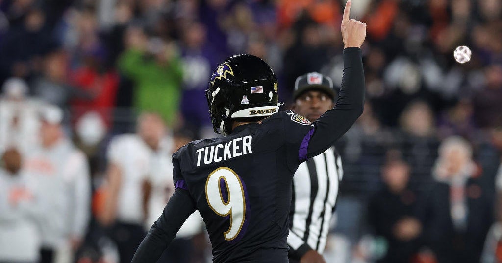 Justin Tucker's game-winning kick almost perfectly split the uprights ...