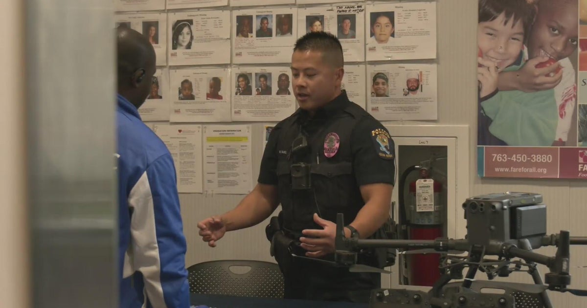 51 law enforcement agencies hold career fair to recruit more diverse officers - CBS Minnesota