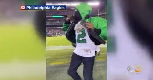 Philly's own Meek Mill performs at the Eagles-Cowboys game - CBS ...