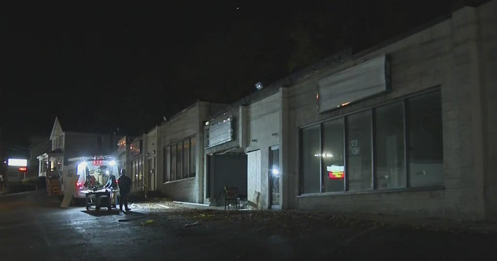 One person injured after vehicles crashes into Bob's Diner in Castle ...