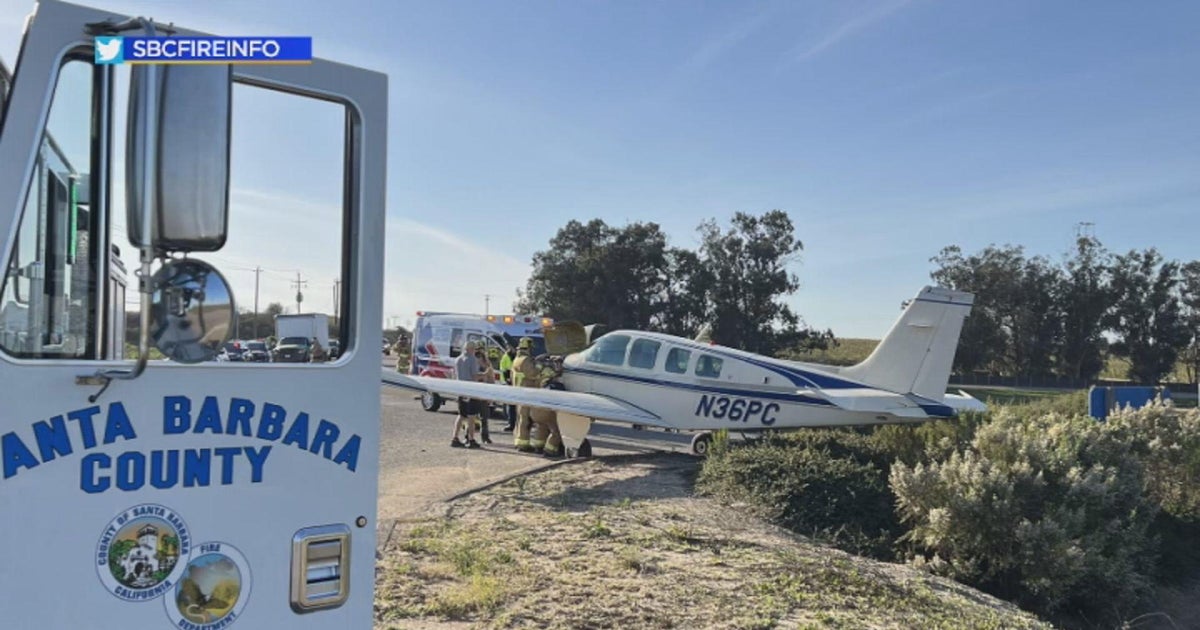 Aircraft forced to make emergency landing in Santa Maria - CBS Los Angeles
