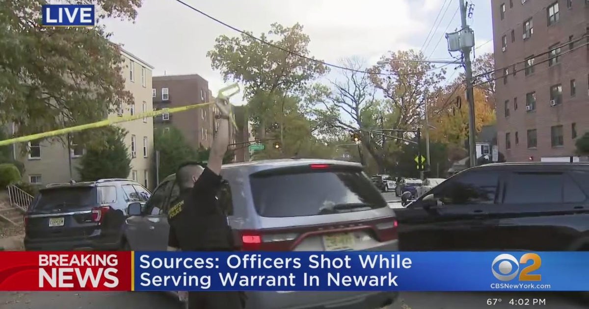 2 police officers shot in Newark - 4 p.m. update - CBS New York