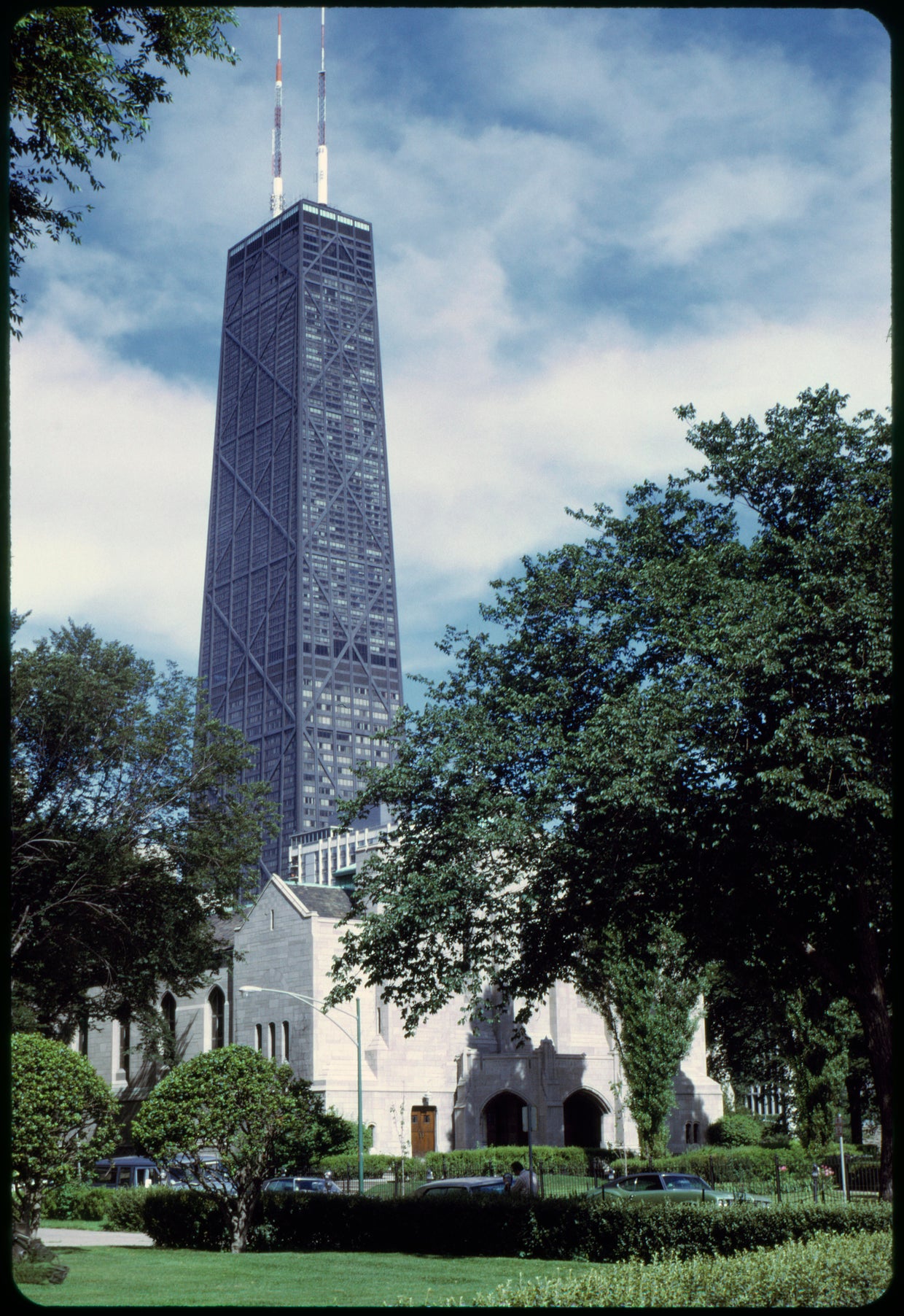 Chicago Hauntings: Strange happenings at the former John Hancock - CBS ...