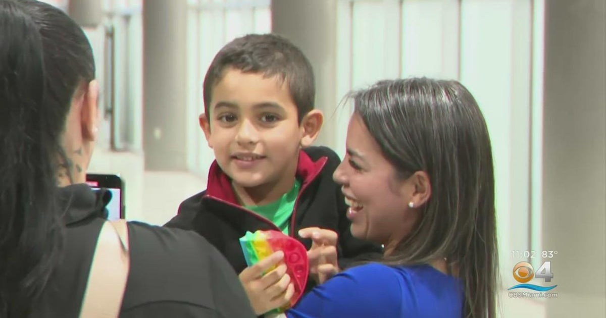 Abducted, 6-year-old JoJo reunites with mom at Miami Airport - CBS Miami