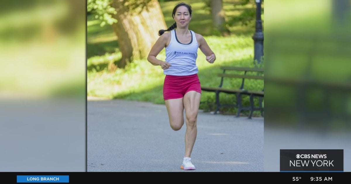 Woman running NYC marathon with inspiring message - CBS New York