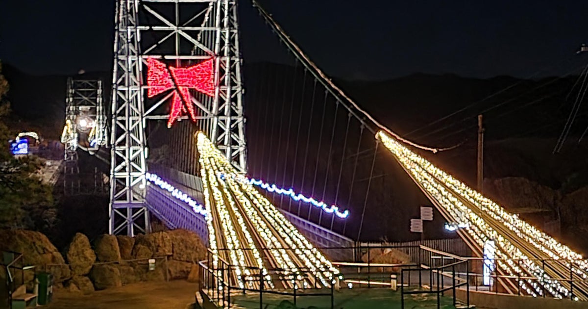 Royal Gorge features Bridge of Lights for holiday season - CBS Colorado