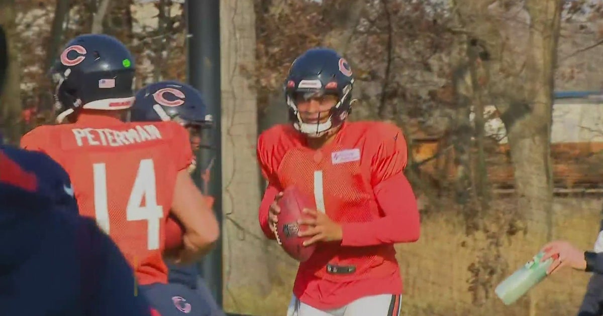 'He's really fast': Bears' Justin Fields' play earns accolades ...