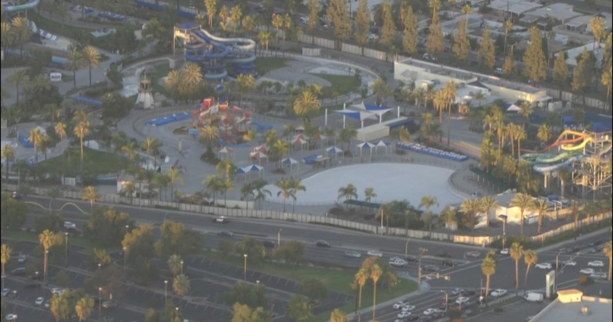 Police chasing after stolen vehicle suspects running around Knott's ...