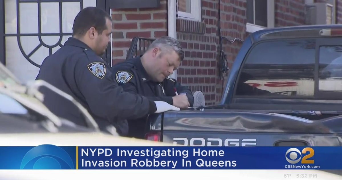 NYPD investigating Queens home invasion - CBS New York