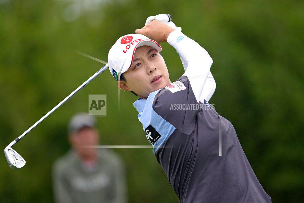 Corpuz grabs LPGA lead, faces top competition at Pelican - CBS Miami