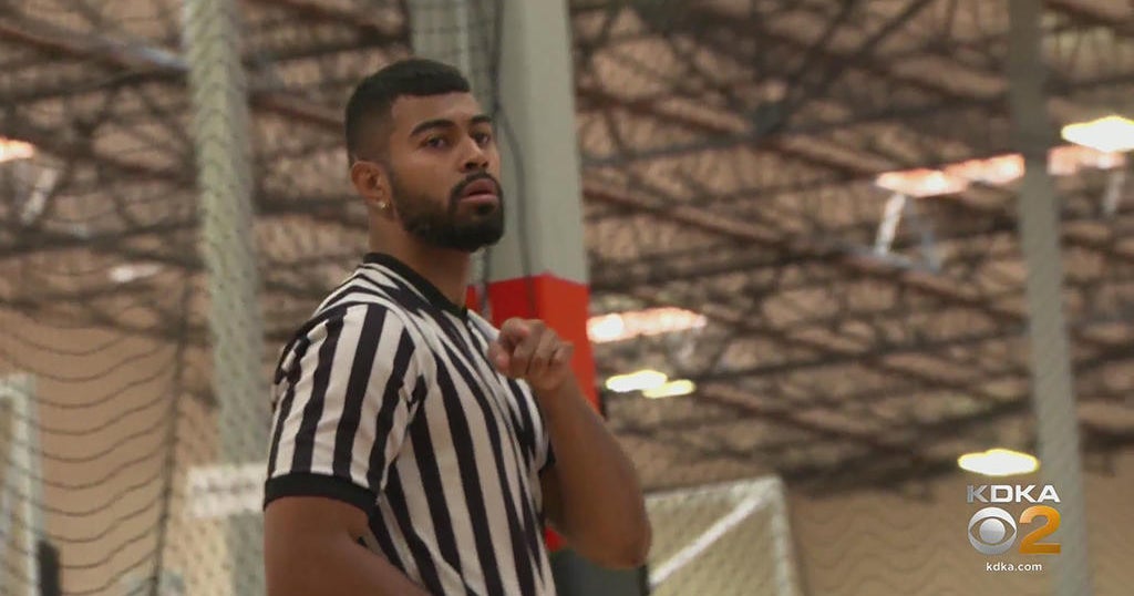 'It's just like music:' One basketball referee doesn't let hearing loss ...
