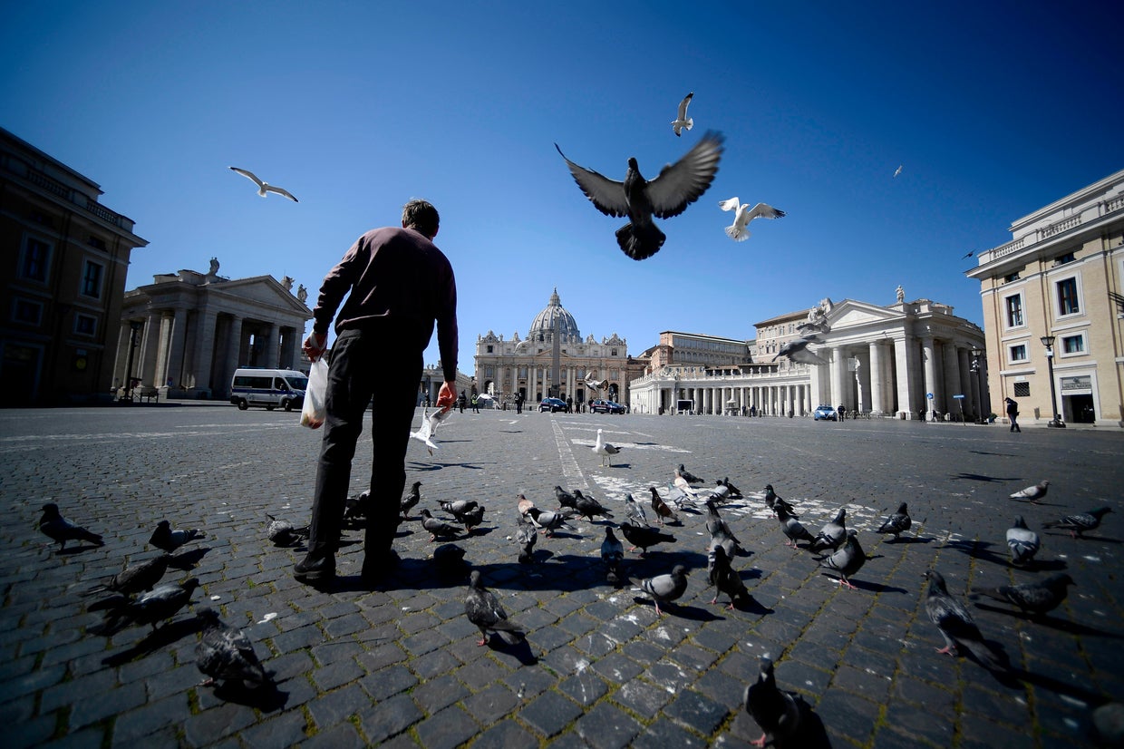 Strange border photos from around the world
