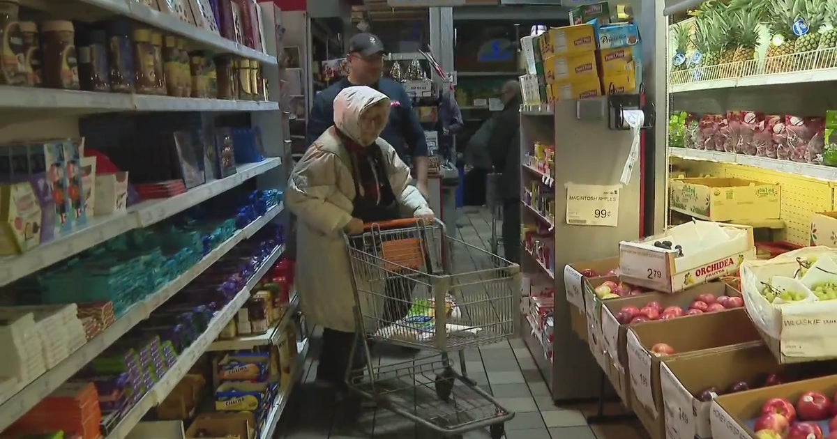 Chicago's Polish community on edge after missile strike in Poland - CBS ...