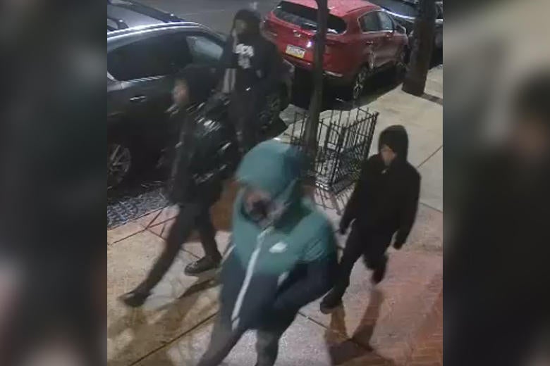 Multiple suspects wanted in string of Fishtown robberies - CBS Philadelphia