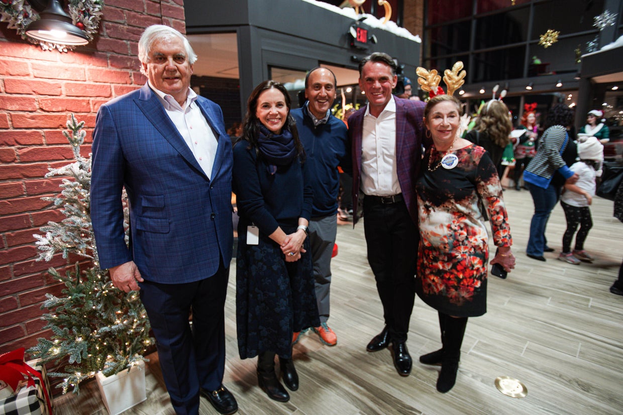 Michigan Matters: Metro Detroit's aglow as holiday season kicks off ...