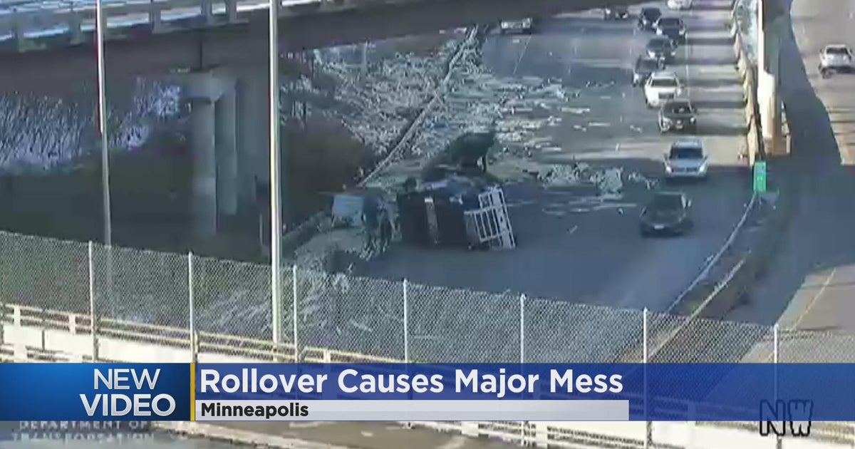 Semi rollover on 35W in Minneapolis causes big mess, delays - CBS Minnesota