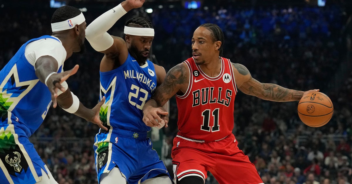 DeRozan scores 36, Bulls down Bucks - CBS Chicago