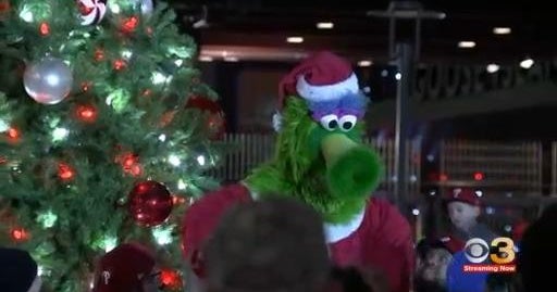 Phillie Phanatic dresses like Santa during team's holiday tree lighting ...