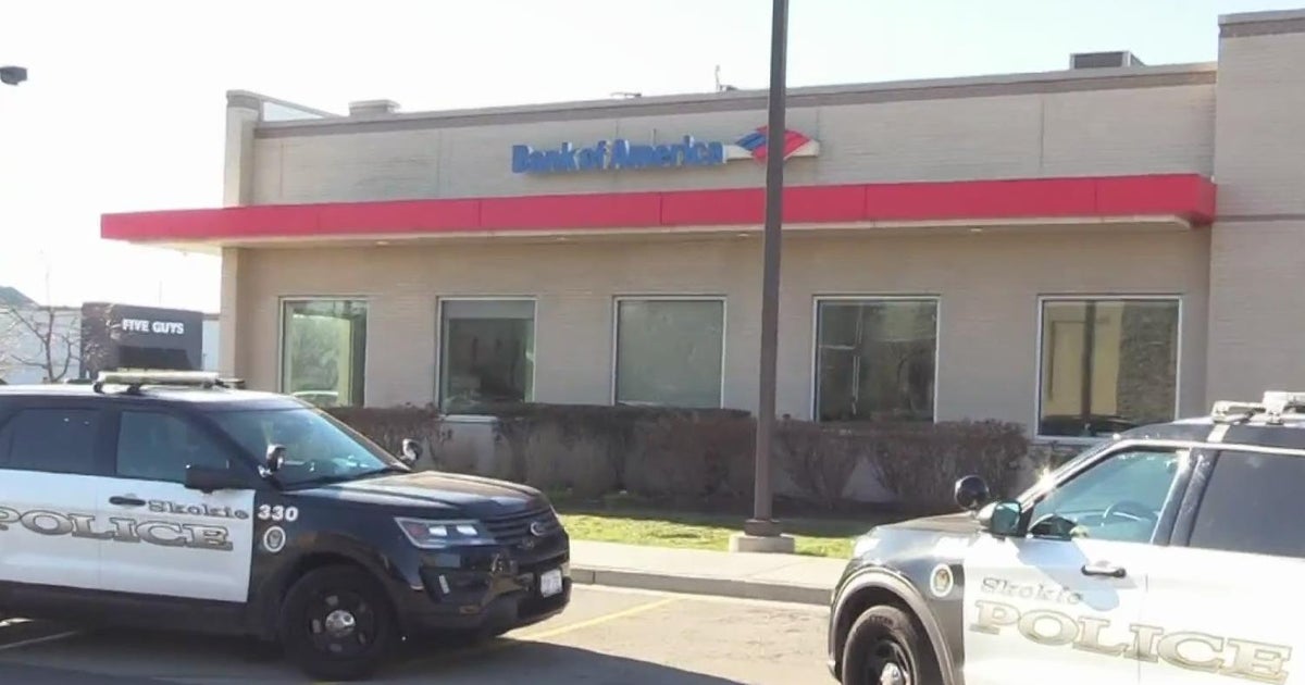 Police Release Surveillance Photos In Skokie Bank Robbery Cbs Chicago
