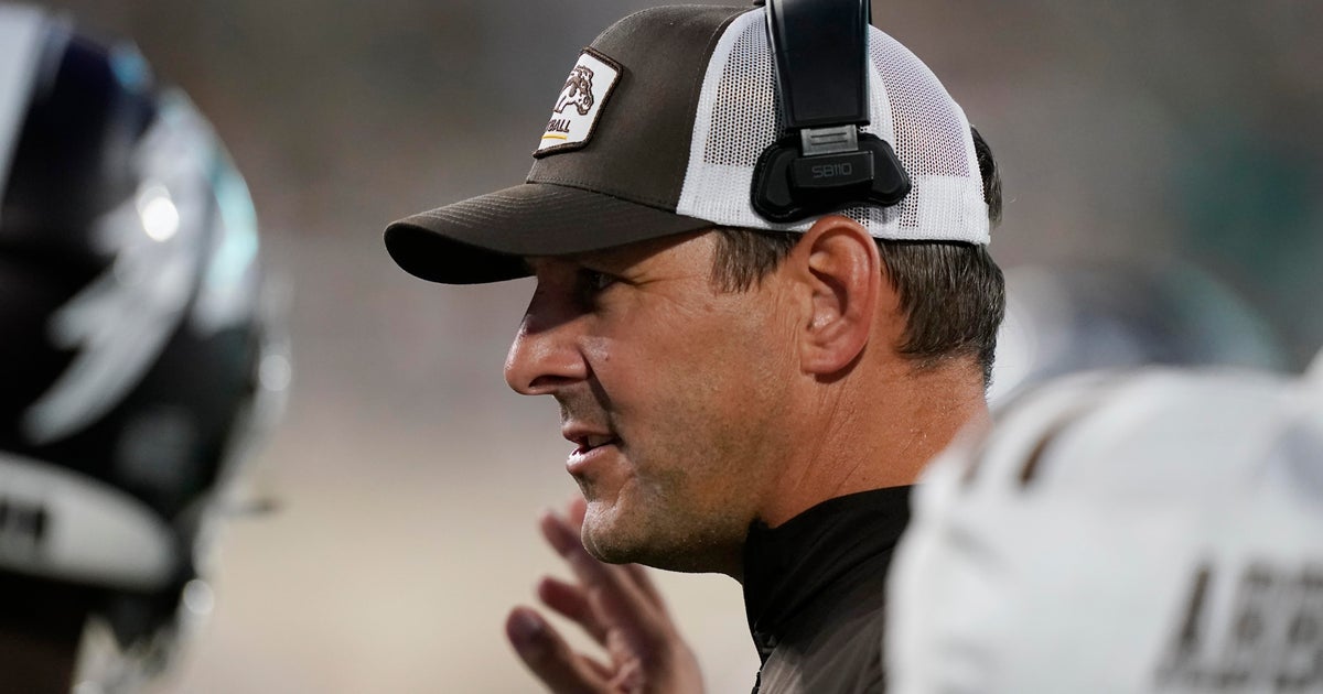Western Michigan fires football coach Tim Lester - CBS Detroit