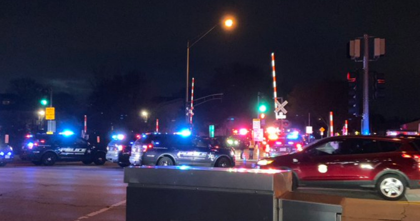 Person hit by Metra train near Arlington Heights - CBS Chicago