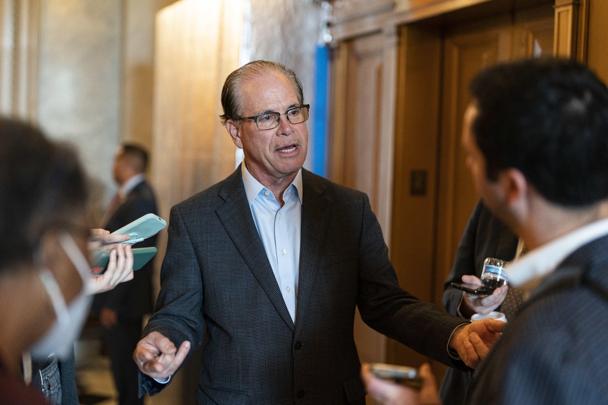 Sen. Mike Braun files paperwork to run for Indiana governor - CBS News