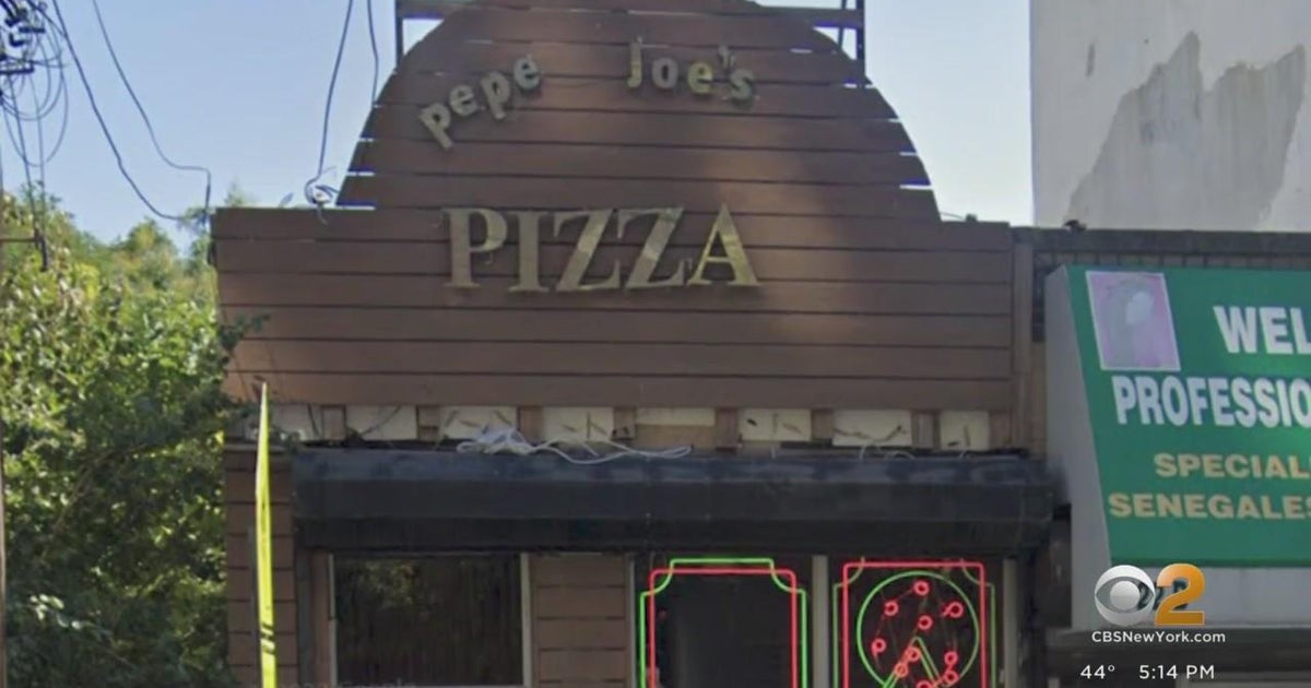 Beloved Bronx pizza shop destroyed in fire - CBS New York