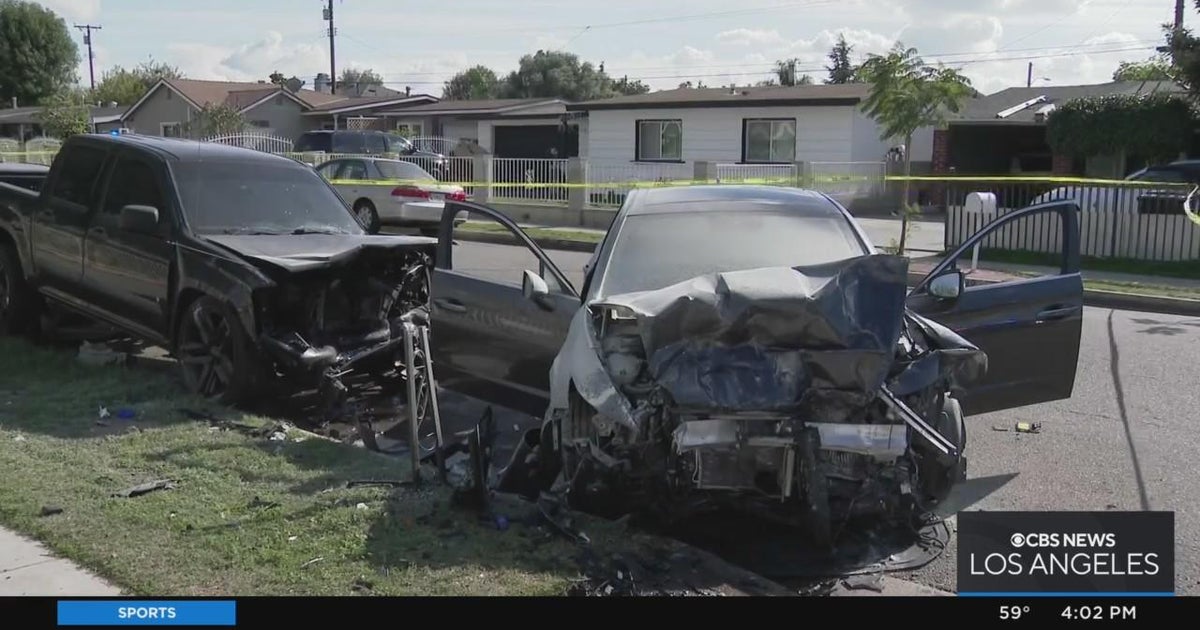 Wounded driver crashes into several cars in Azusa - CBS Los Angeles