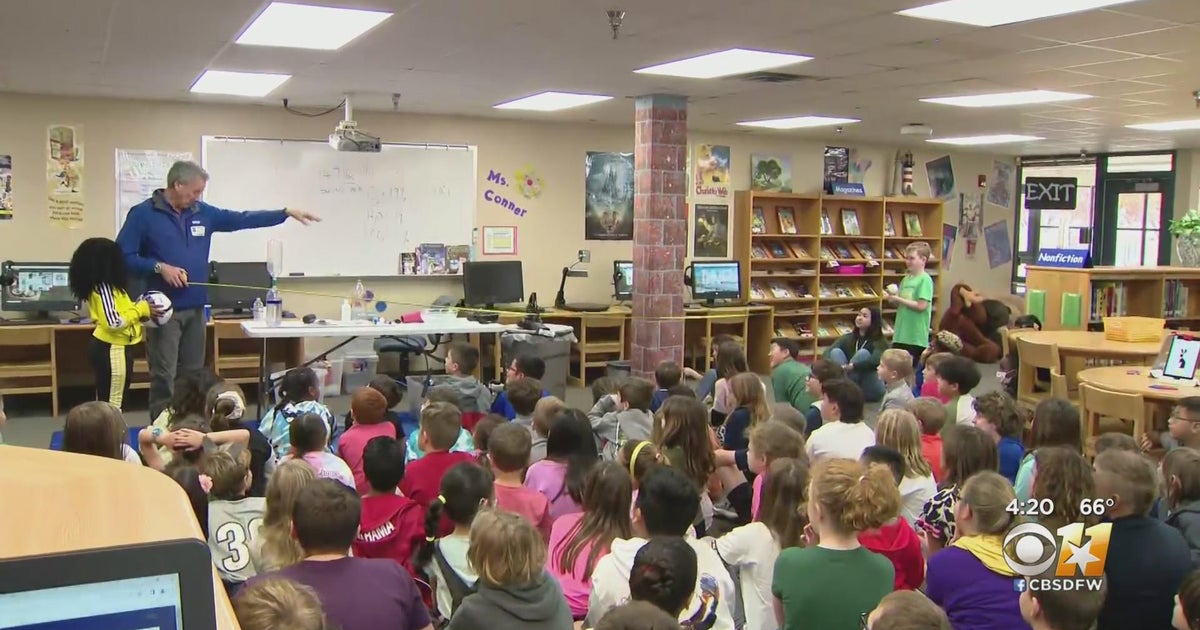 Weather on Wheels: Saigling Elementary School - CBS Texas