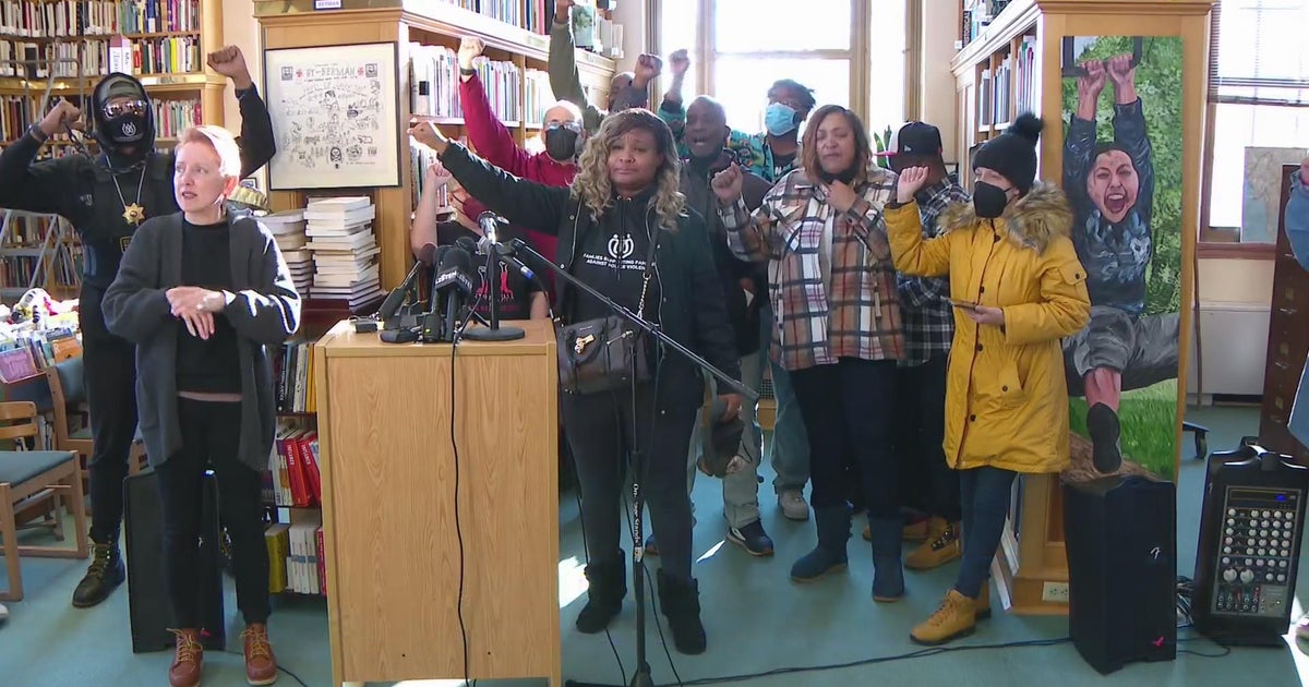 Family of man killed by St. Paul police demand to see body camera footage - CBS Minnesota