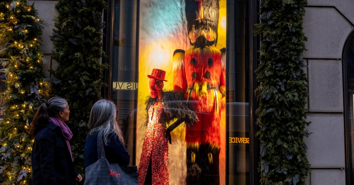 Explore holiday festivities across the five boroughs - CBS New York