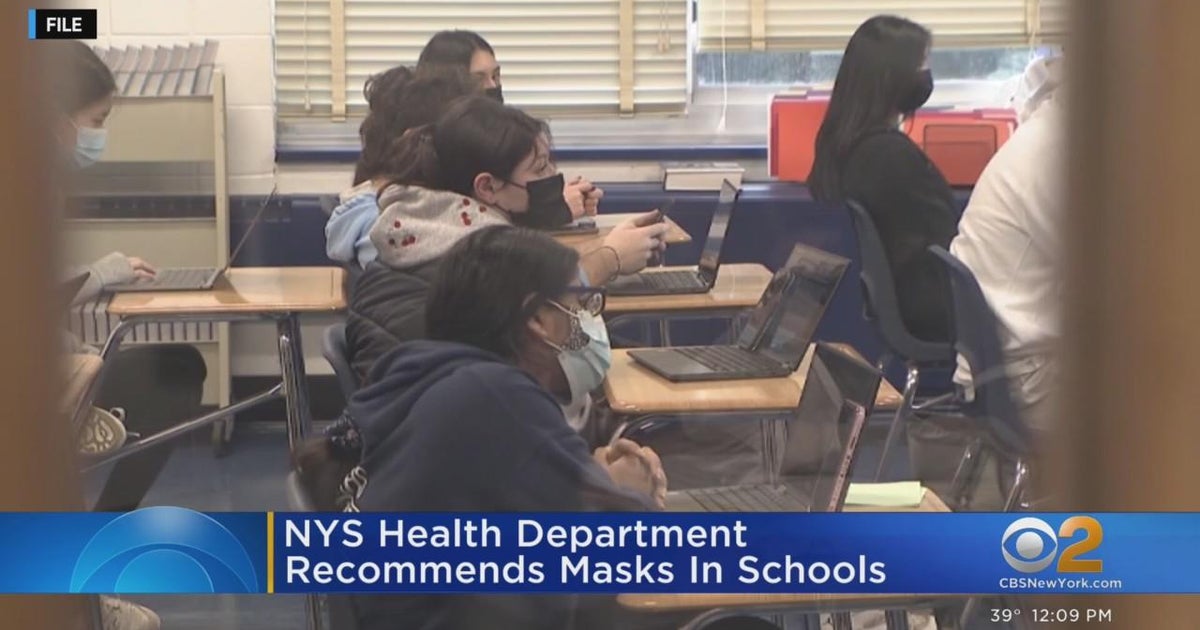 New York recommends bringing masks back in schools - CBS New York