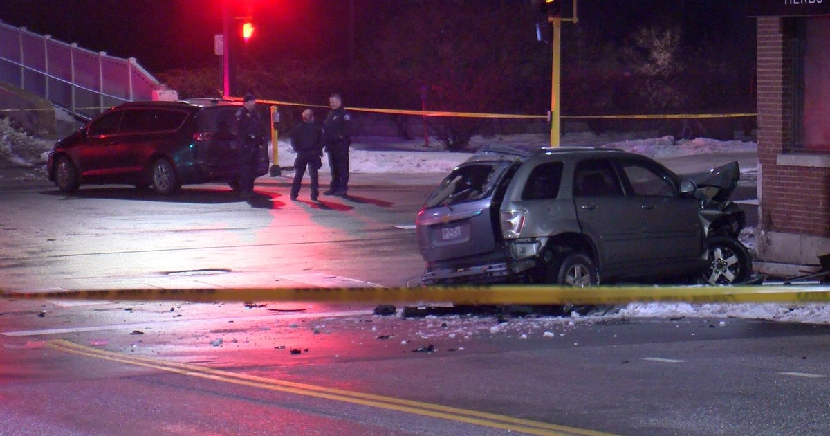 1 killed, 1 gravely injured in north Minneapolis crash - CBS Minnesota